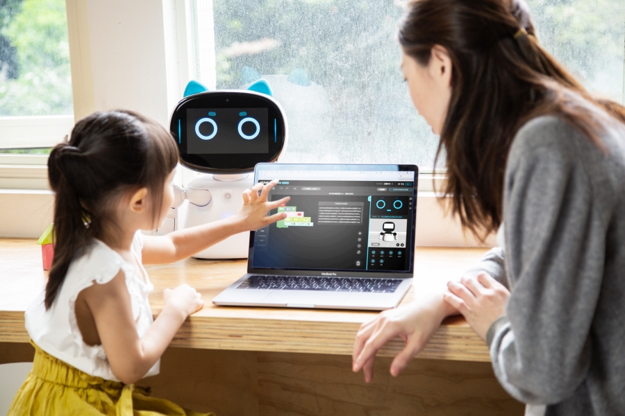 NUWA’s robot innovates learning with social interaction | Meet Global