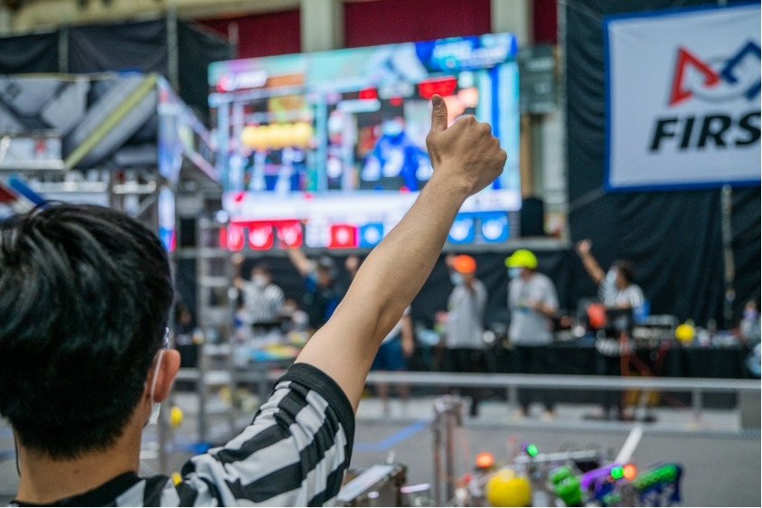 新北市政府與鴻海教育基金會舉辦世界級FRC機器人大賽｜數位時代 BusinessNext